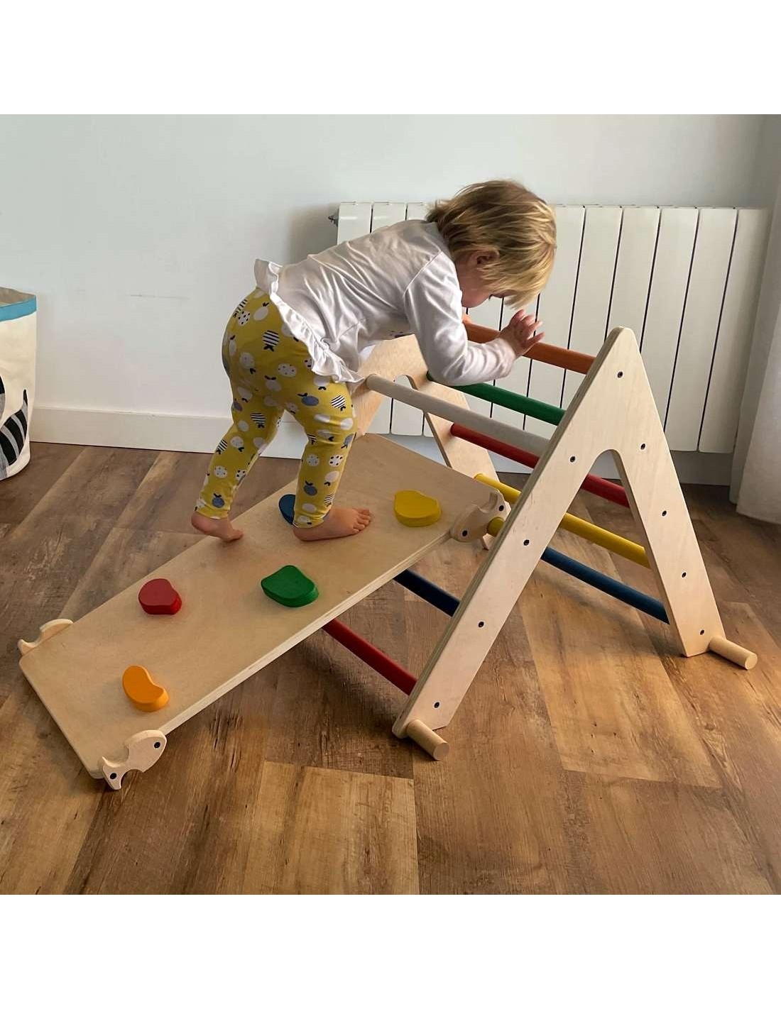 Triángulo + Rampa con presas Pikler COLOR